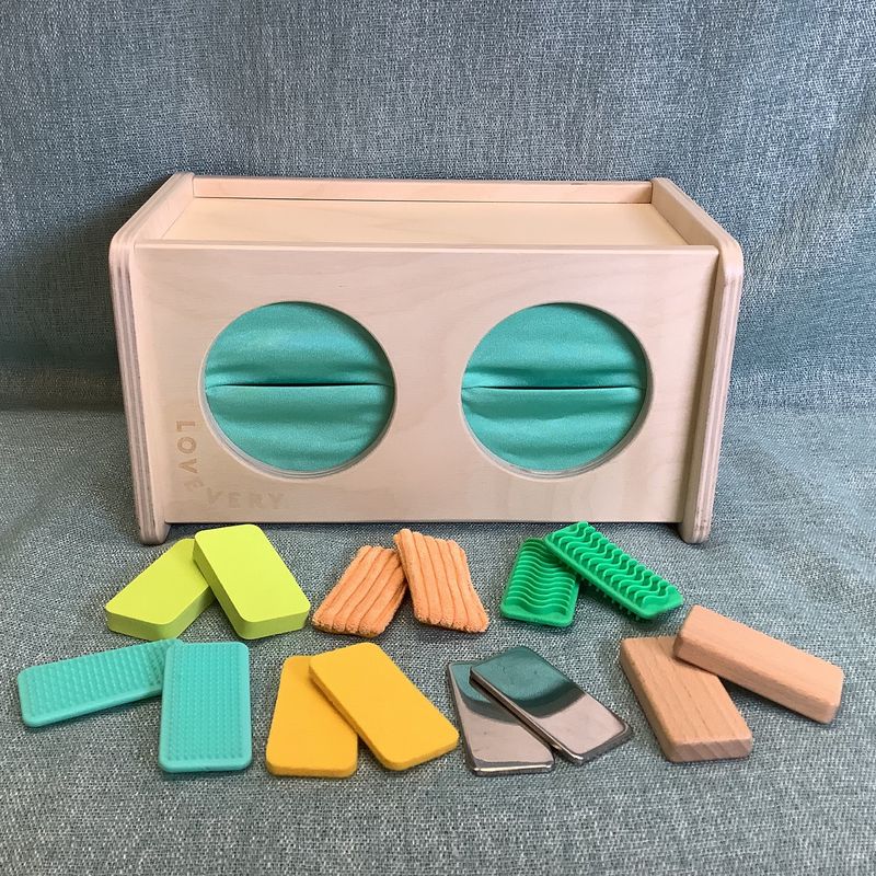 Lovevery Montessori Sensory Box “Analyst” Play Kit Tactile Guessing ...