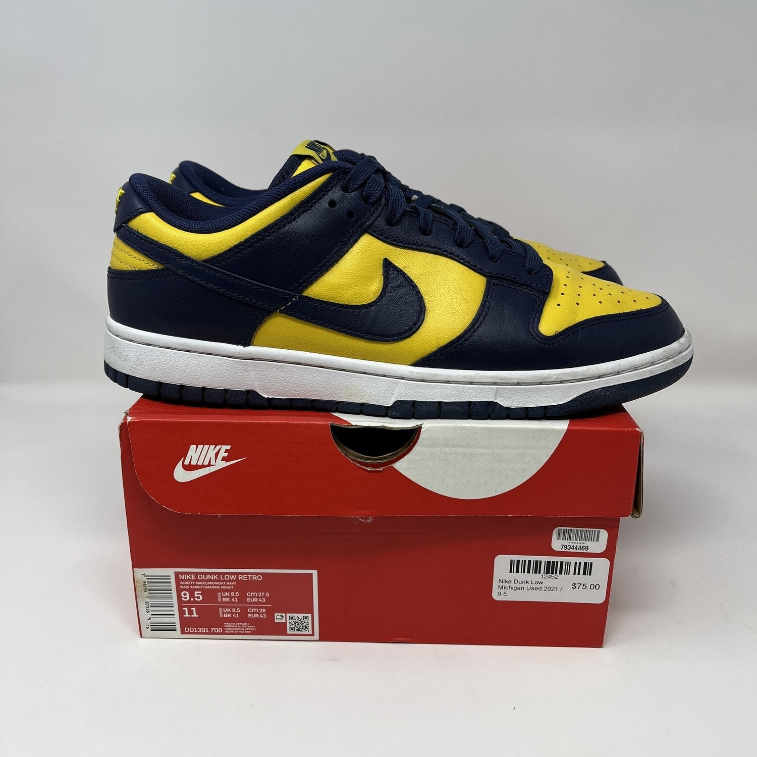 Nike Dunk Low Michigan Used 2021