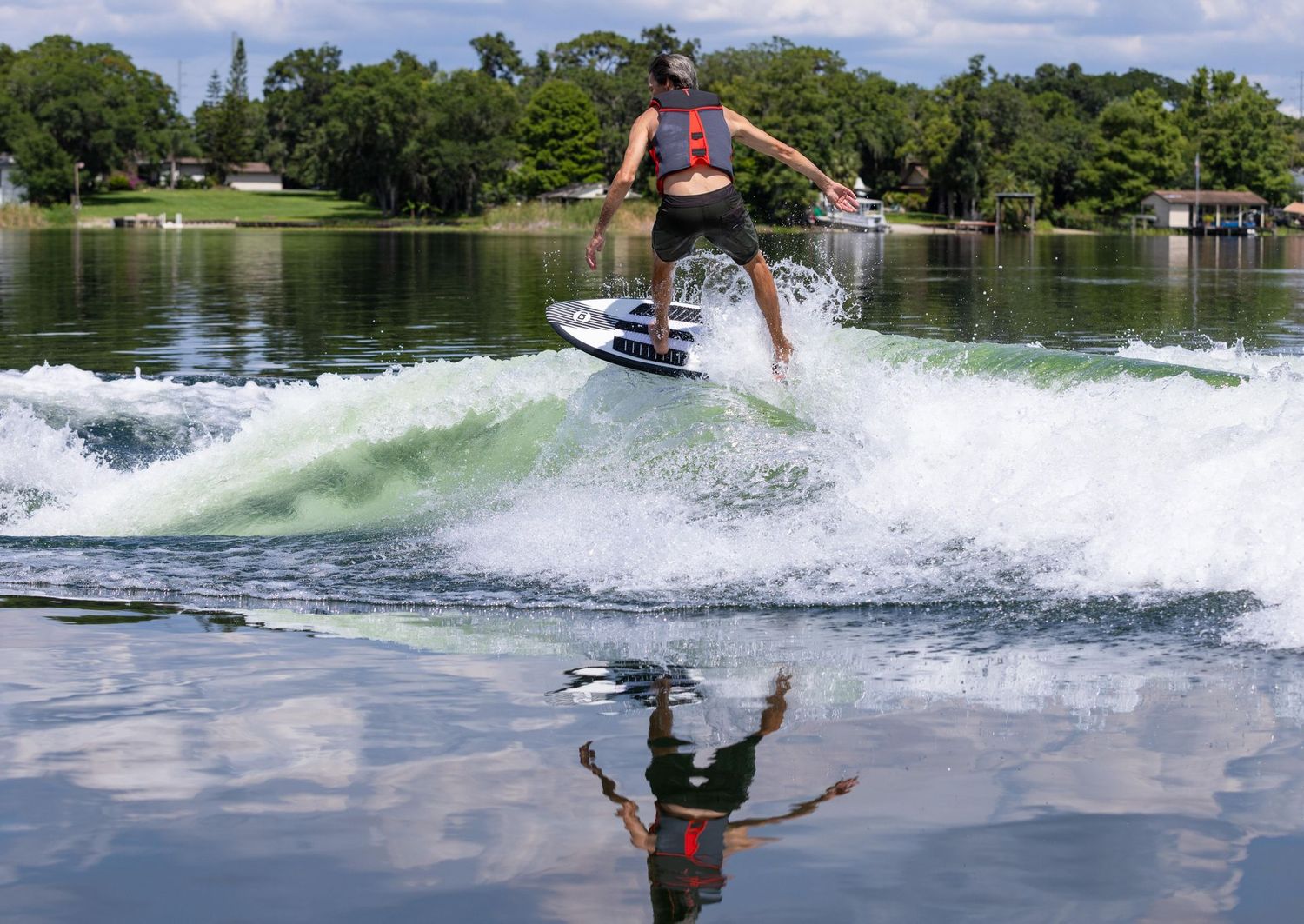 Wakesurfing