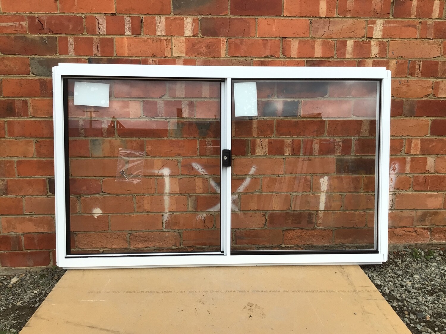 (BD2.1T) 0915 NEW ESW52 860H X 1450W CLEAR SLIDING WINDOW WHITE ...