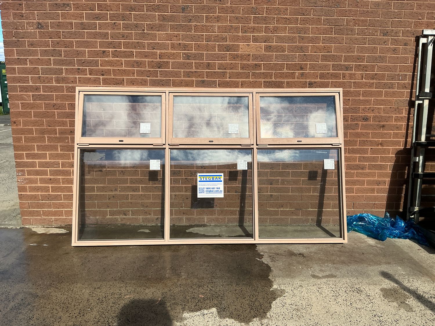 1526 1540H X 2648W TIMBER MERANTI AWNING WINDOW AAA/FFF AD052504