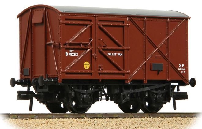 Bachmann Branchline BR 12T Palvan 'Pallet Van' BR Bauxite (Late) [38-952]