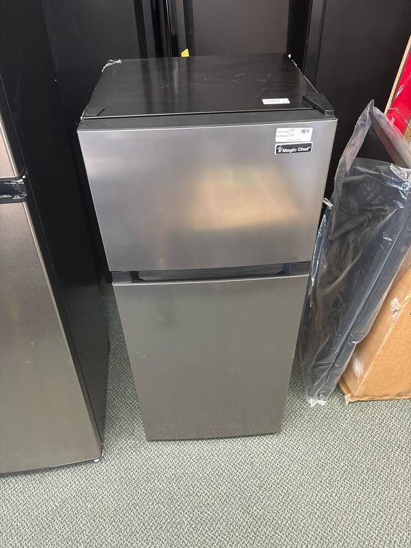 Magic Chef 18.5 in. W, 4.5 cu. ft. 2-Door Mini Refrigerator, with ...