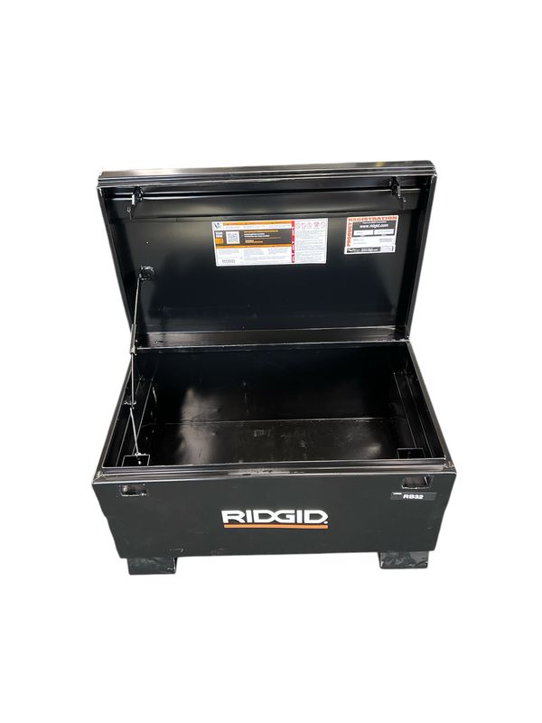 RIDGID 32 in. W x 19 in. H x 18 in. L Portable Jobsite Box RB32