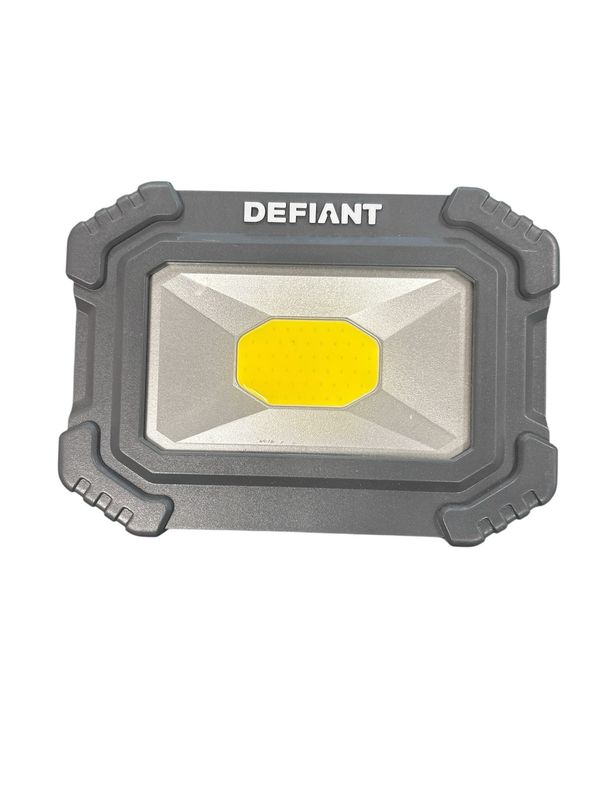 Defiant 3000 Lumens Rechargeable Magnetic Utility Light With Power Bank ...