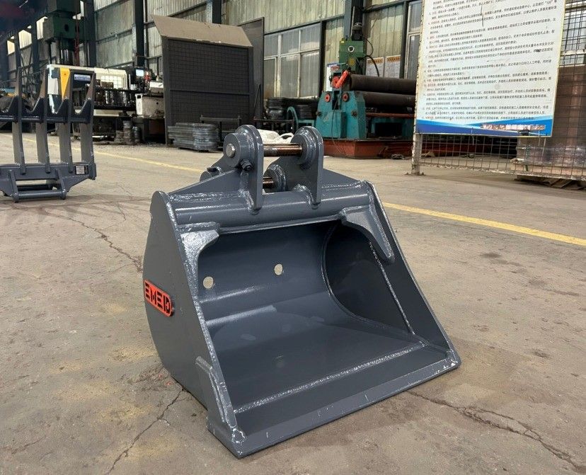 Mud Bucket to suit Backhoe in the 2T range 200mm to 900mm available for ...