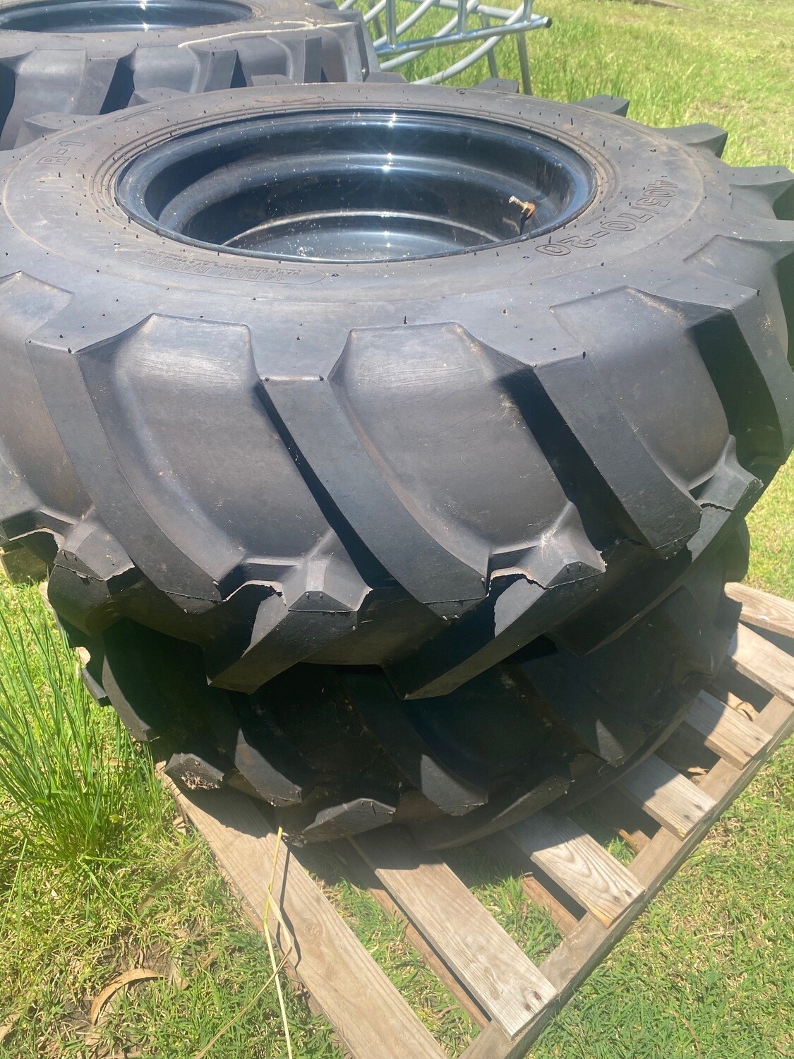 405/70-20 tractor/implement tyres