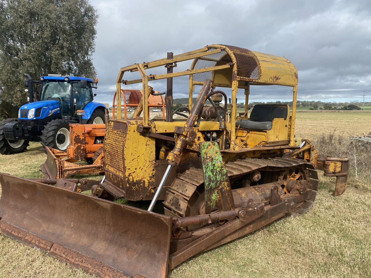 Dozers & earth moving