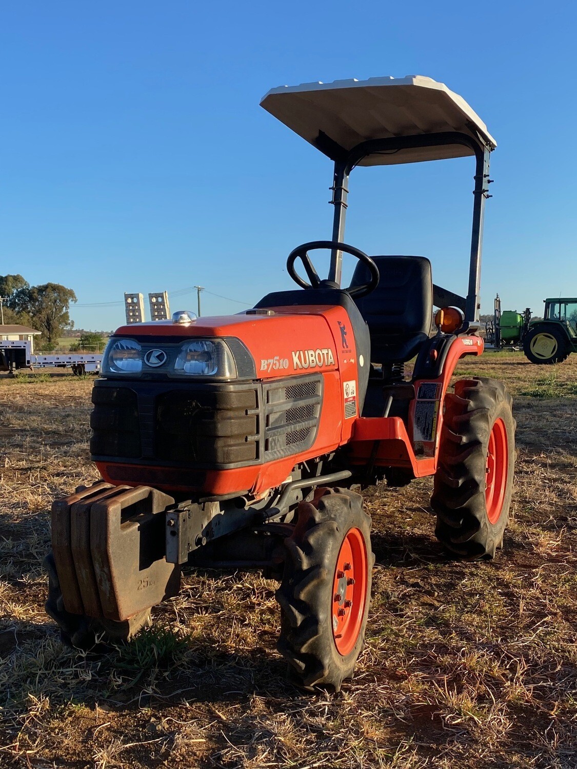 Kubota B7510 tractor
