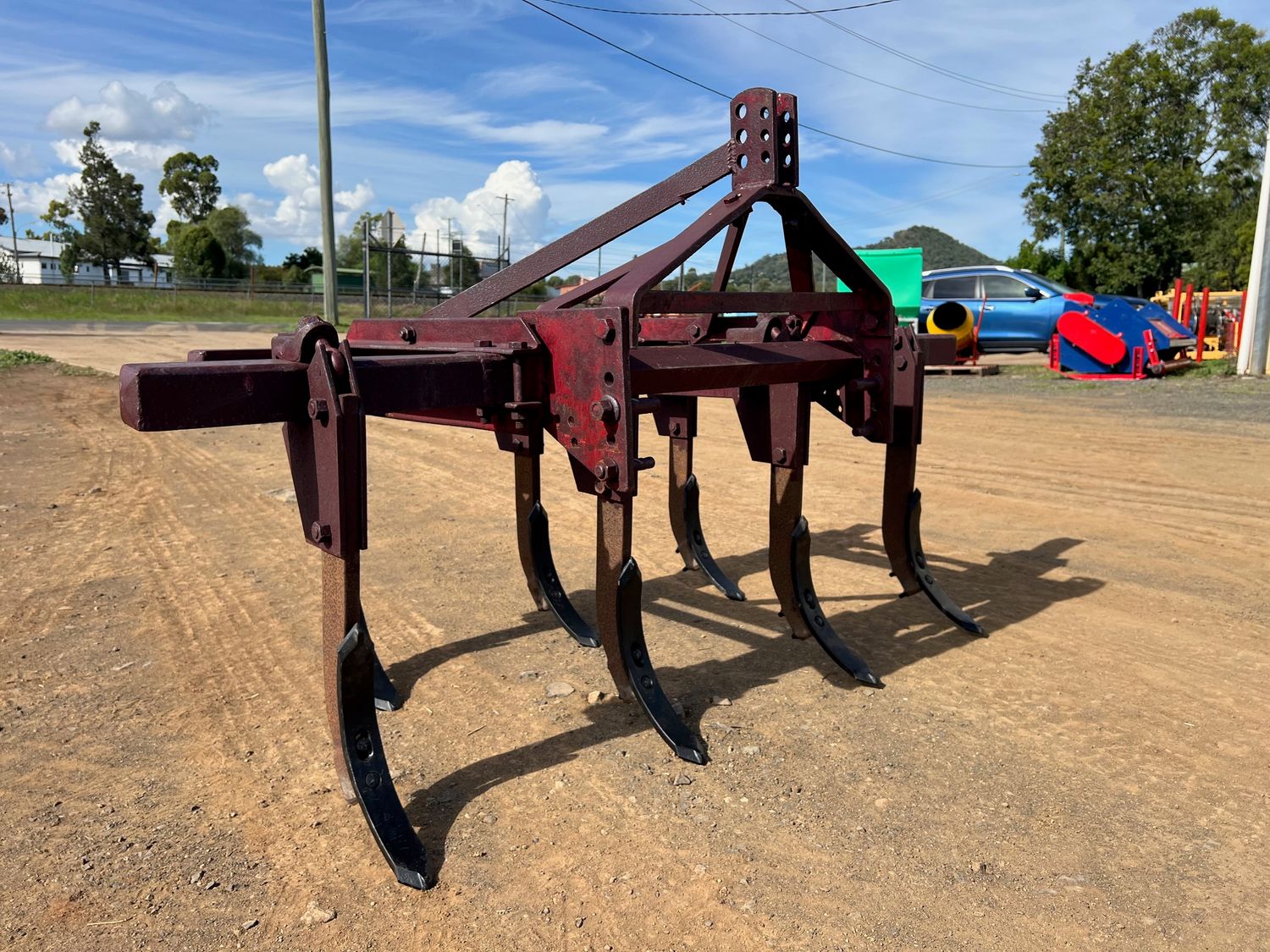 Tractor linkage ripper