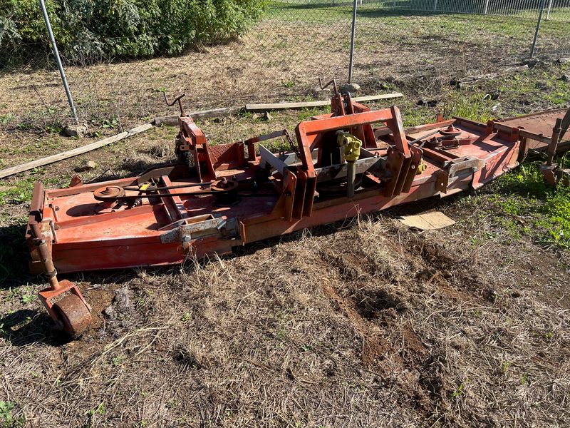 Superior slasher (folding wings)