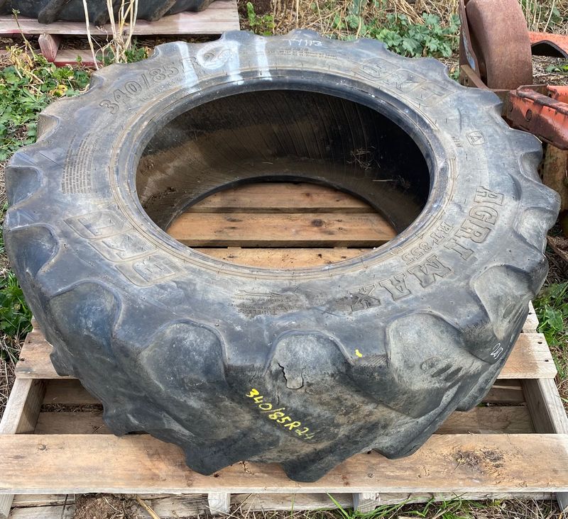 340/85 R24 tractor/loader tyre