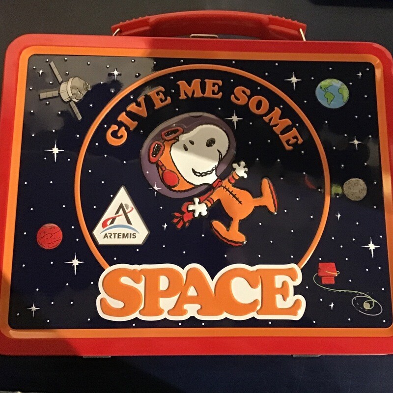 Snoopy Artemis Metal Tin