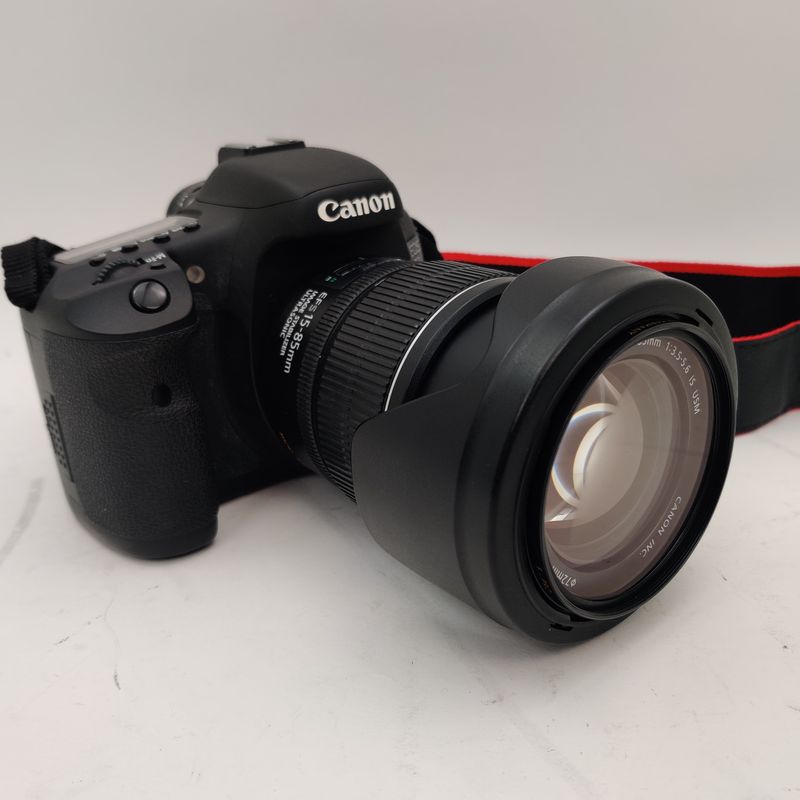 Canon EOS 7D spiegelreflexcamera met 15-85mm lens en lader — Used Products