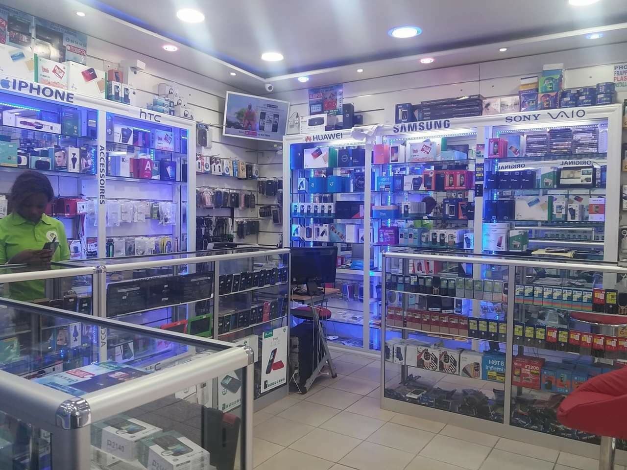 Magasin de téléphonie Mobile AIR FORCE PHONE Quartier Chic