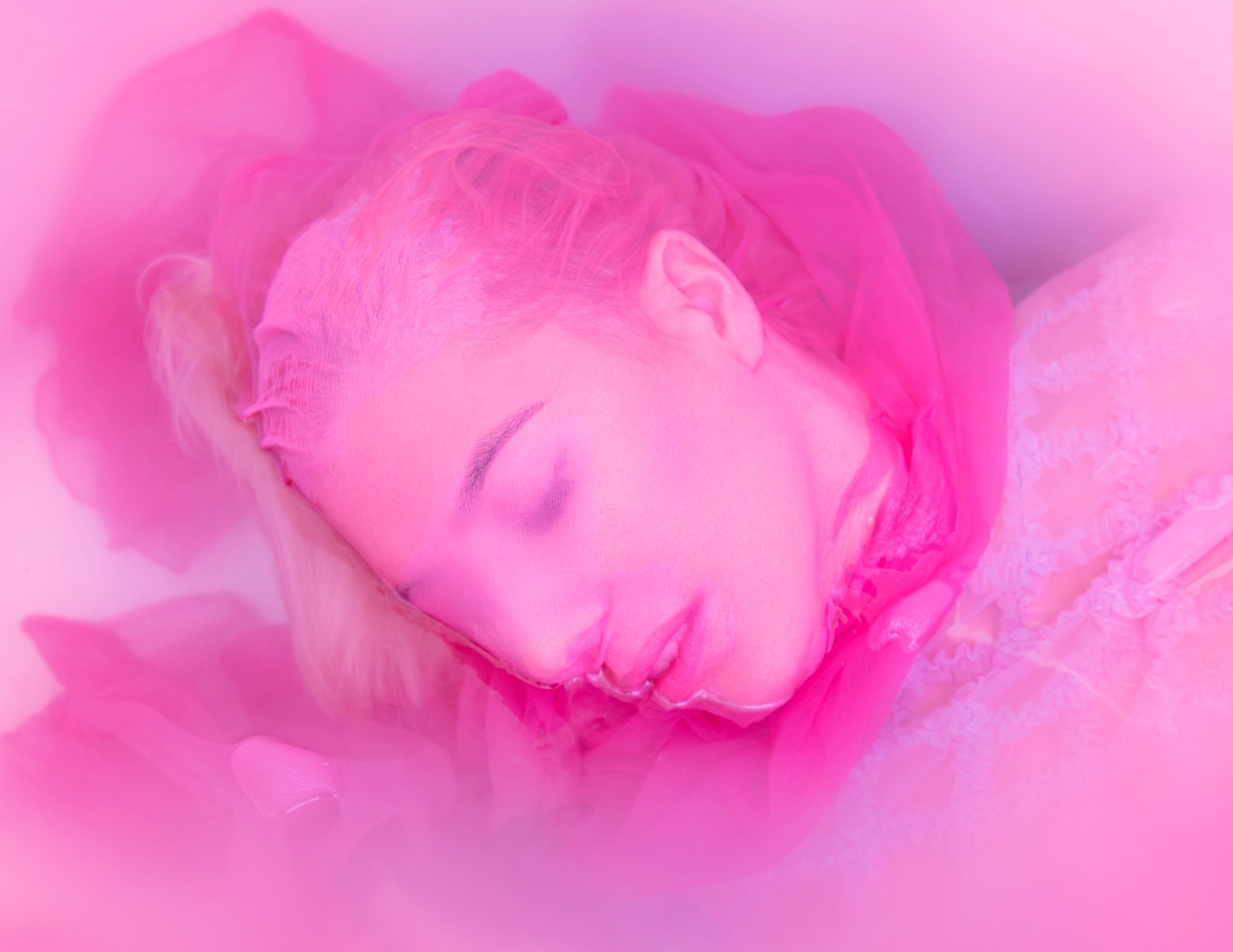 Esthero Official Store